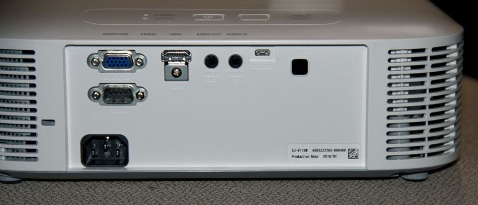 Casio Ecolite XJ-V110W LED/Laser Projector Review - Hardware Tour