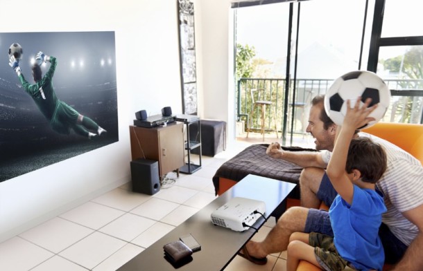 Epson Home Cinema 660 First Look Review - Projector Reviews