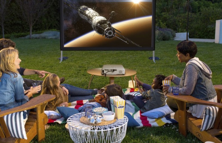 Epson Home Cinema 660 First Look Review - Projector Reviews