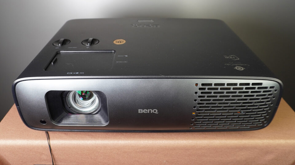 BENQ W4000i/HT4550i 4K 4LED Projector Review - Projector Reviews