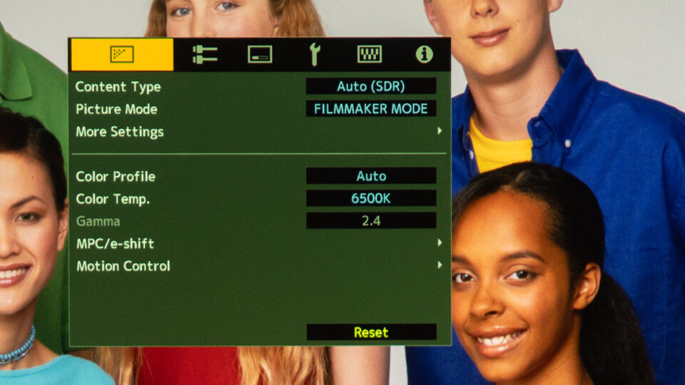 JVC DLA-RS4200 / DLA-NZ900 4K D-ILA Laser Projector Review - Projector ...